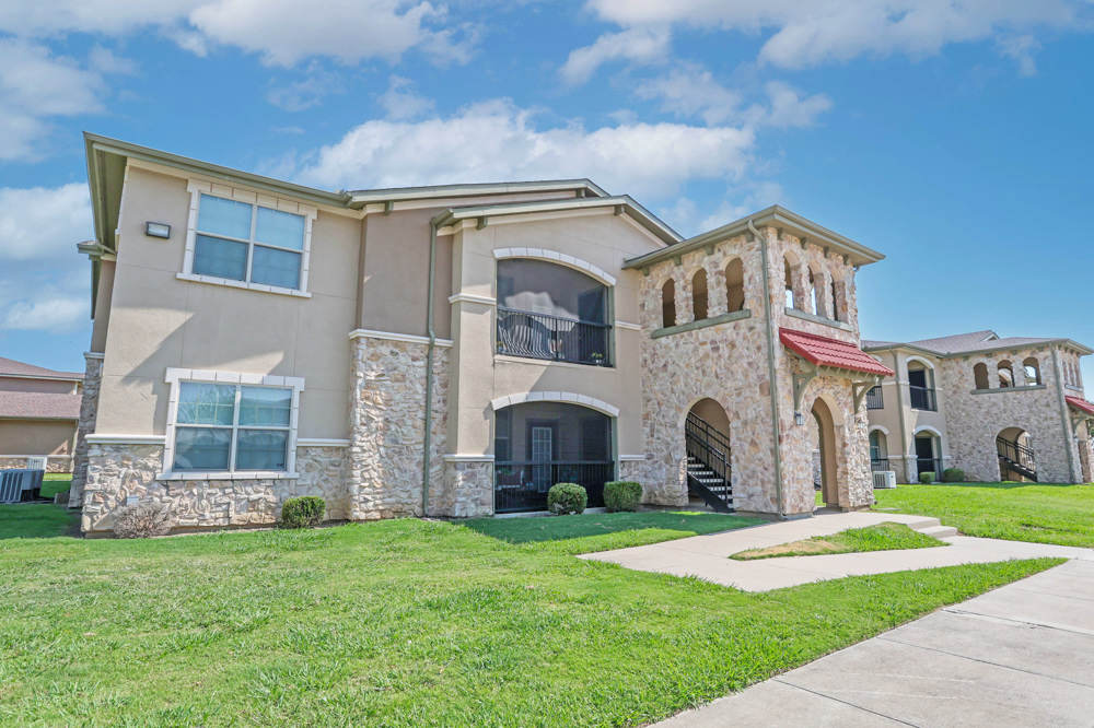 Cimarron Springs | (817) 645-7999