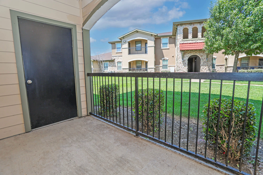 Cimarron Springs | (817) 645-7999