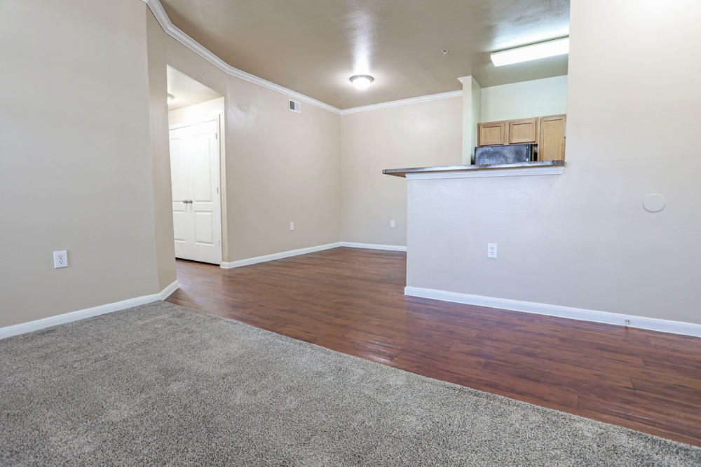 Cimarron Springs | (817) 645-7999