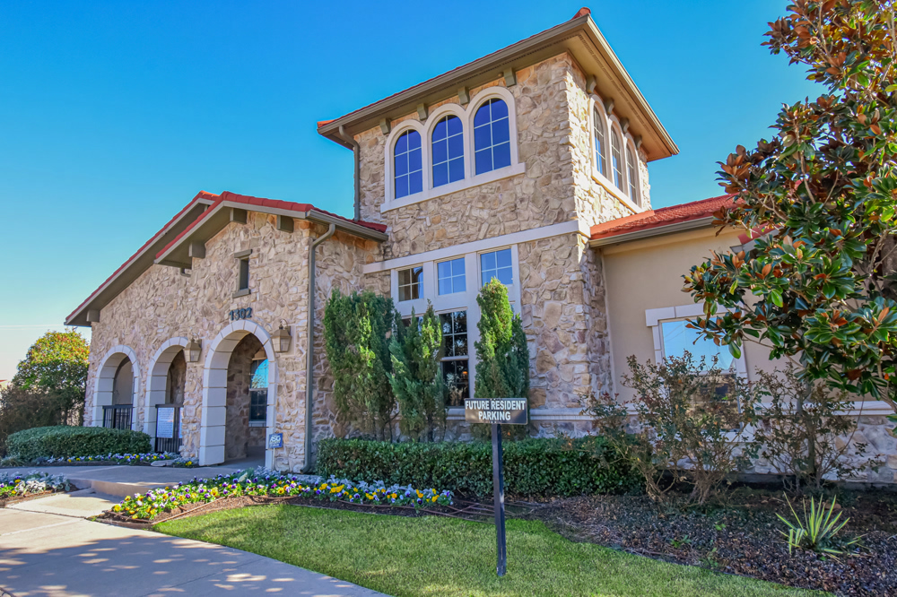 Cimarron Springs | (817) 645-7999