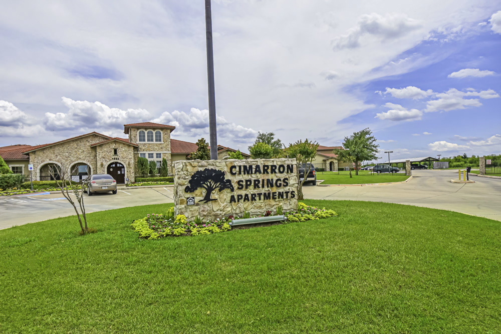 Cimarron Springs | (817) 645-7999
