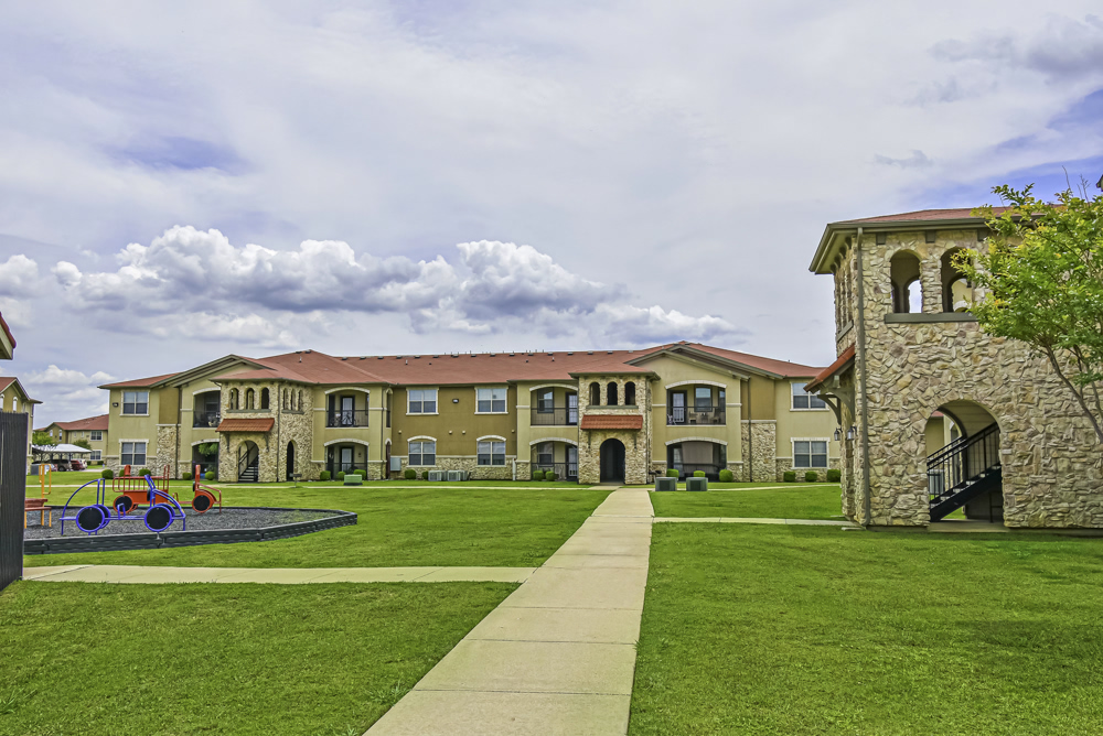 Cimarron Springs | (817) 645-7999