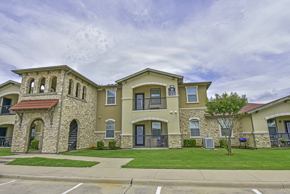 Cimarron Springs | (817) 645-7999