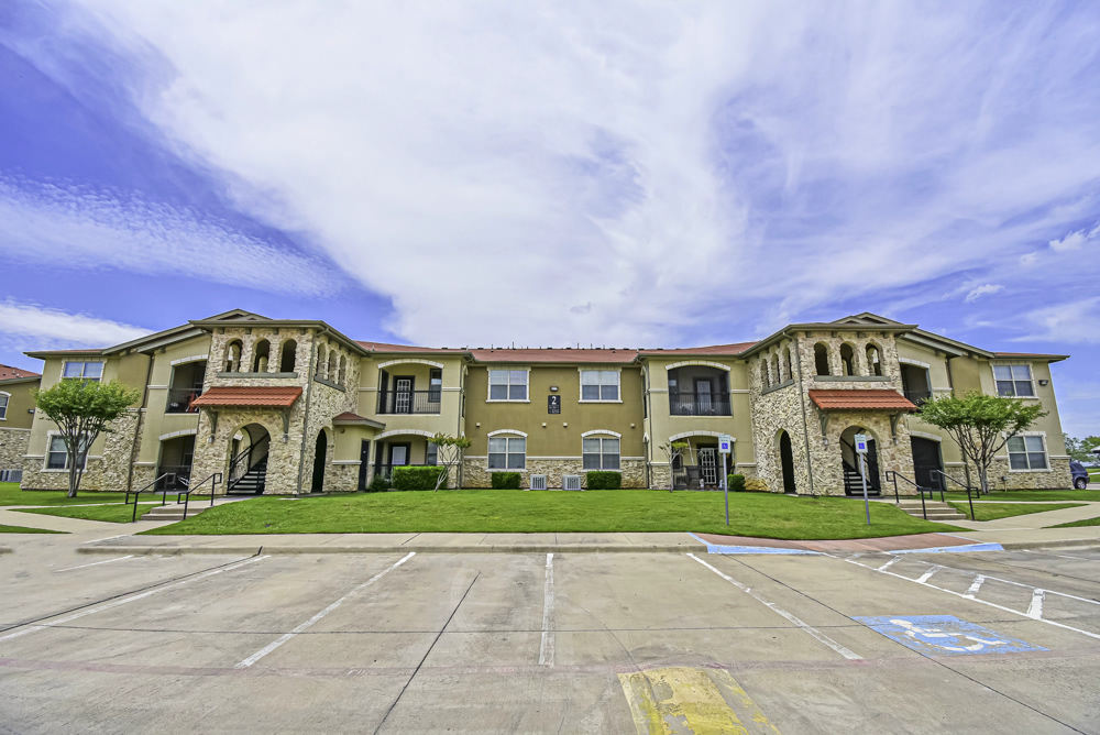 Cimarron Springs | (817) 645-7999